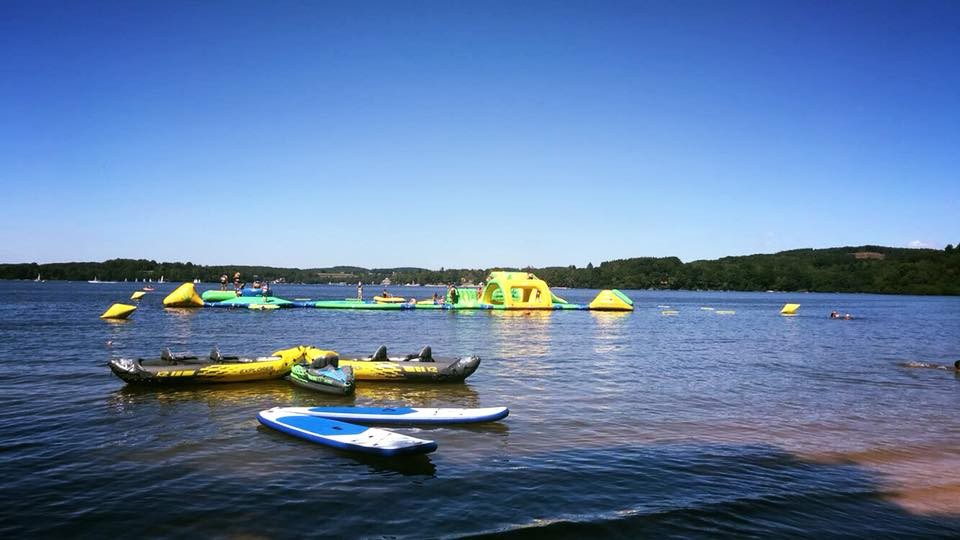 AquaPark Lac des Settons à Moux-en-Morvan - Sports nautiques