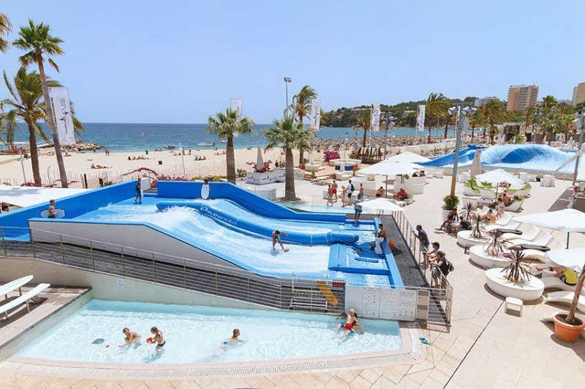 Wave House Mallorca à Magaluf - Sports nautiques