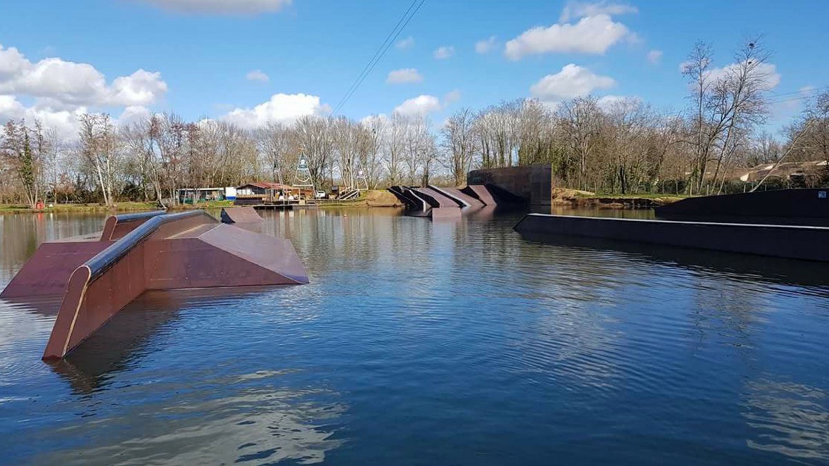 Wakepark Izon à IZON - Sports nautiques